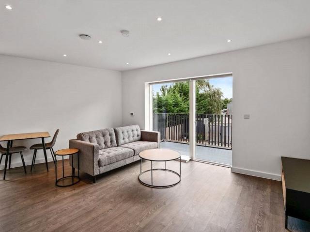 Apartment at Purley Way, Greater London