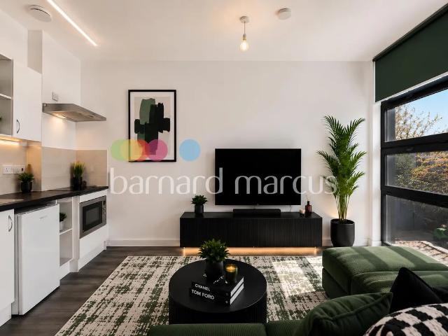 Apartment at Purley Way, Greater London