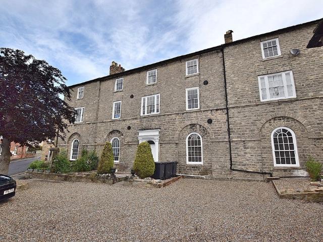 Apartment at Quakers Lane, Richmond