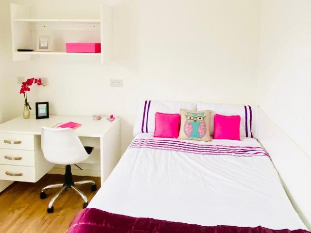 Apartment at Quainton Road, Leicester