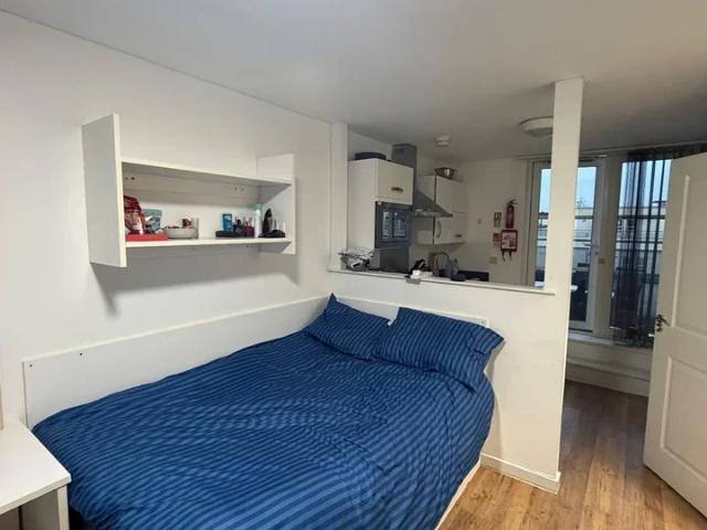 Apartment at Quainton Road, Leicester