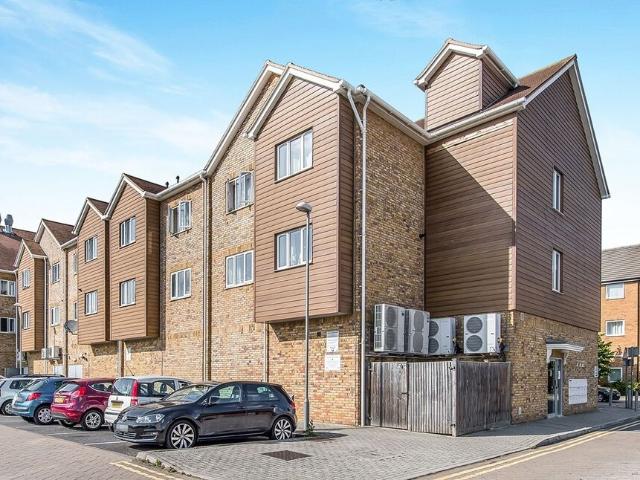 Apartment at Quartz Way, Borough of Swale