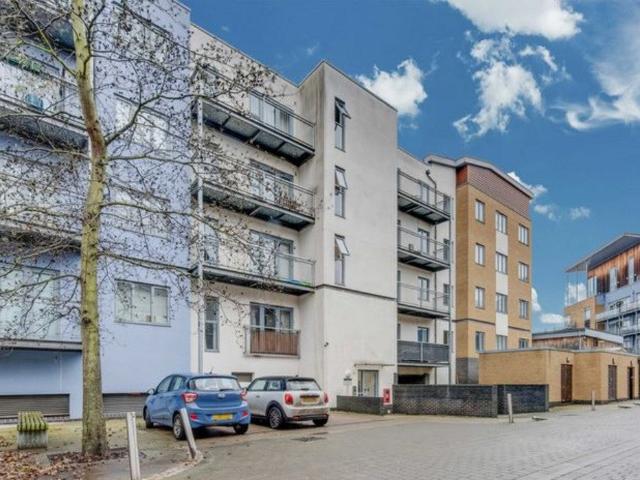 Apartment at Quayside Drive, Colchester