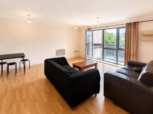 Apartment at Quayside Drive, Colchester