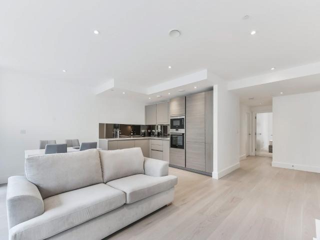Apartment at Quebec Way, Greater London