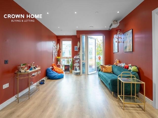 Apartment at Queen Caroline Street, Greater London