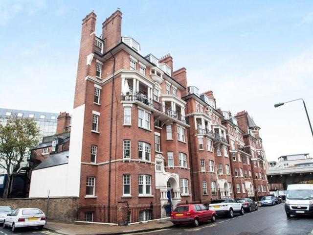Apartment at Queen Caroline Street, Greater London
