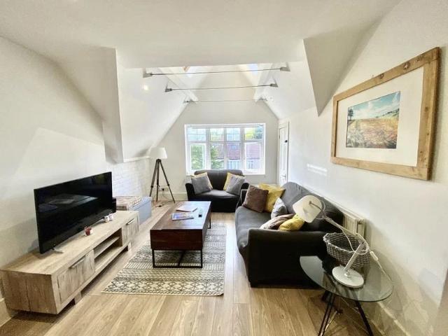 Apartment at Queen Anne Avenue, Greater London