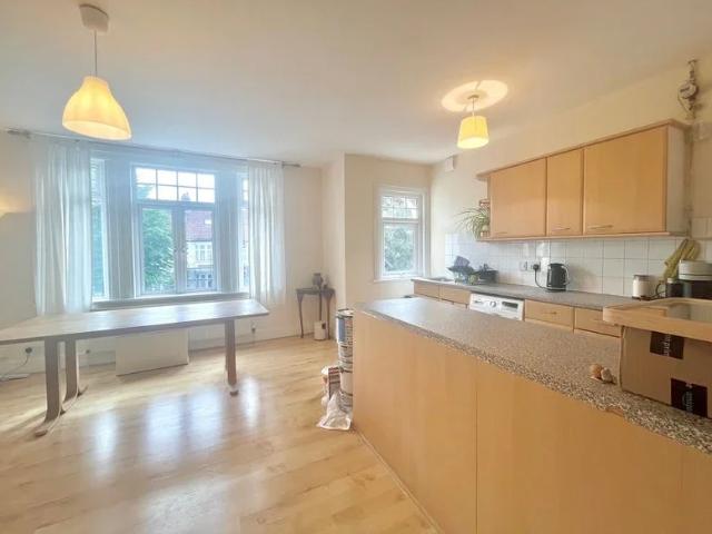 Apartment at Queen Anne Avenue, Greater London