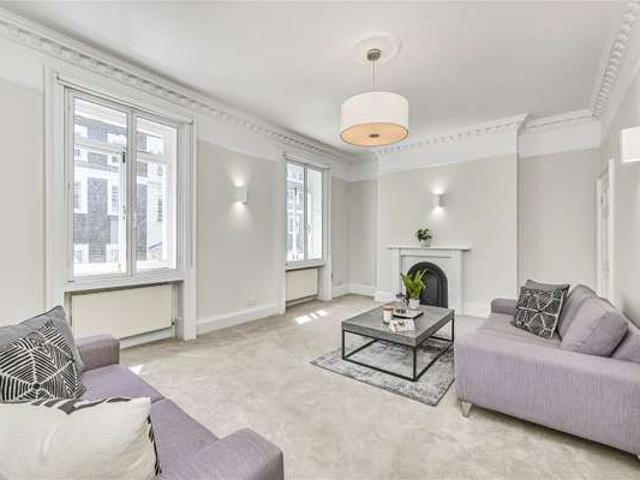 Apartment at Queen Anne Street, City of Westminster