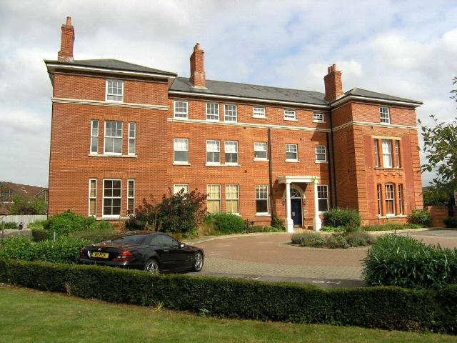 Apartment at Queen Alexandra's Way, Epsom and Ewell