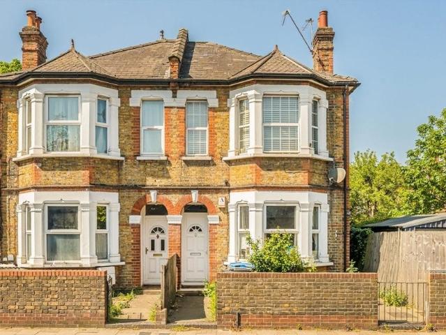 Apartment at Queen Elizabeth Road, Greater London