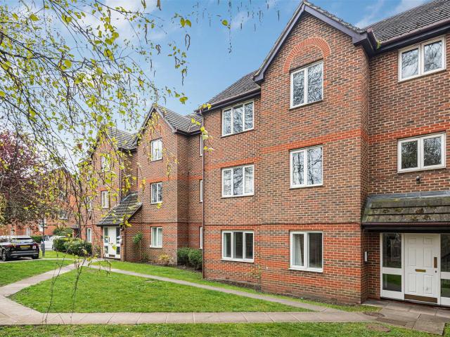 Apartment at Queen Elizabeth Road, Greater London