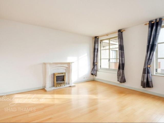 Apartment at Queen Elizabeth Street, Greater London