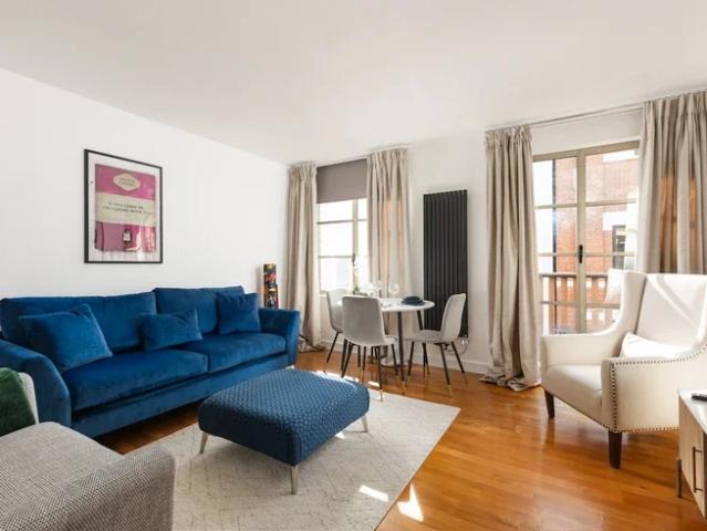 Apartment at Queen Elizabeth Street, Greater London