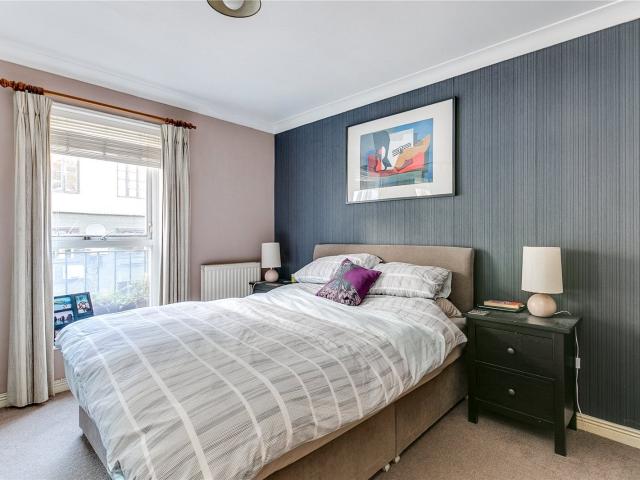 Apartment at Queen Elizabeth Street, Greater London