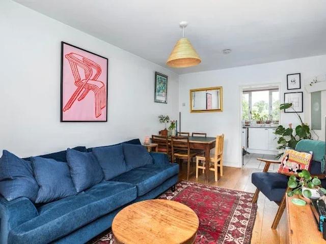 Apartment at Queen Elizabeth's Close, Greater London