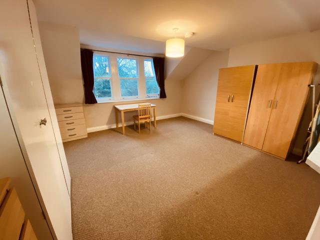 Apartment at Queens Avenue, Greater London
