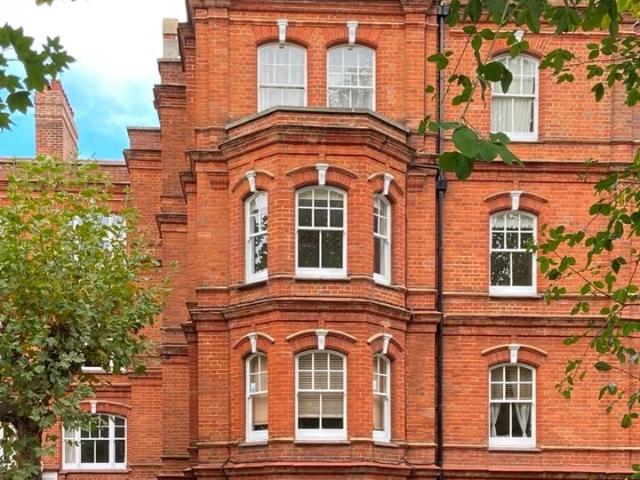 Apartment at Queen's Club Gardens, Greater London