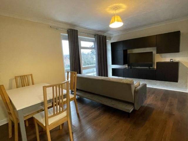 Apartment at Queens Court, Newbury