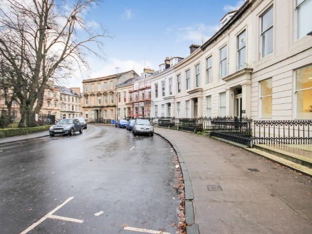 Apartment at Queen's Crescent, Glasgow