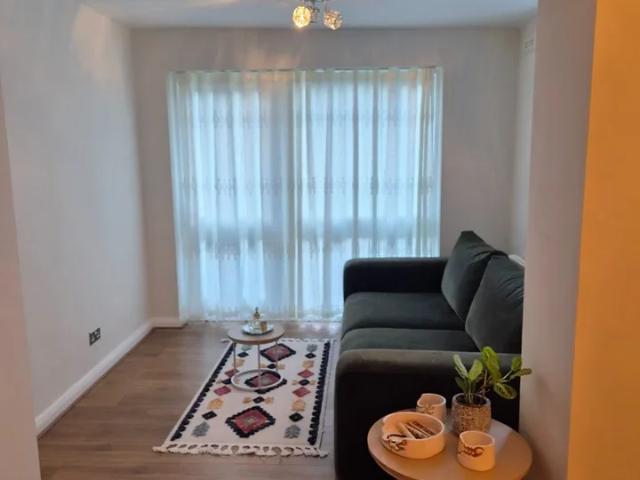 Apartment at Queen's Crescent, Greater London