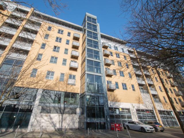 Apartment at Queens Dock Avenue, Hull