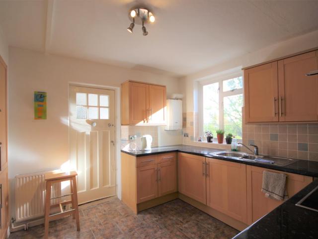 Apartment at Queens Drive, Greater London
