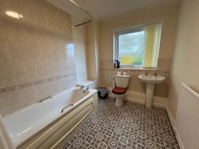 Apartment at Queens Drive, Liverpool