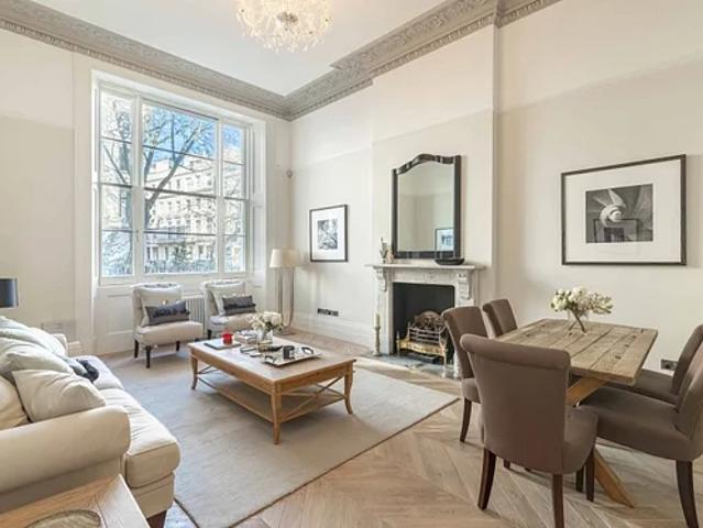 Apartment at Queen's Gardens, City of Westminster