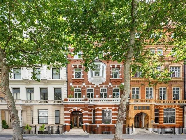 Apartment at Queen's Gate, City of Westminster