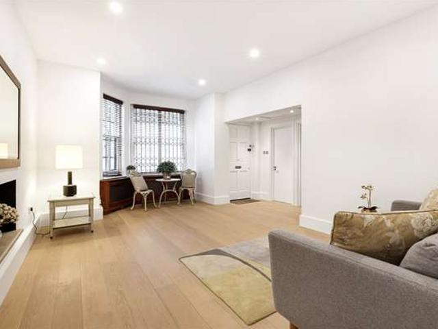Apartment at Queen's Gate Gardens, Greater London