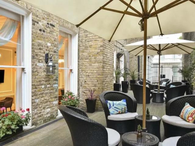 Apartment at Queen's Gate Gardens, Greater London