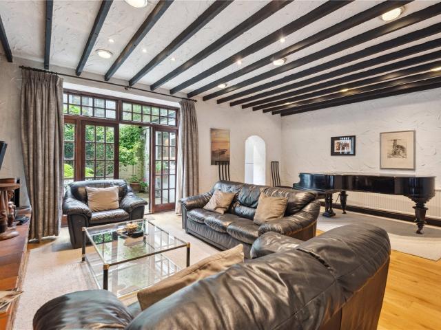 Apartment at Queen's Gate Gardens, Greater London