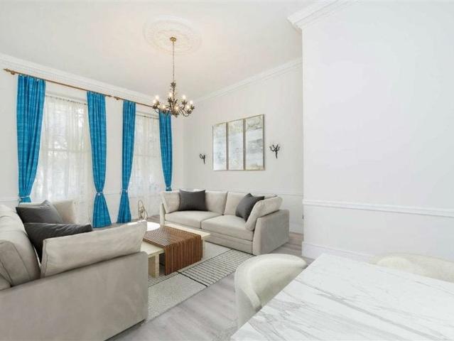 Apartment at Queen's Gate, Greater London