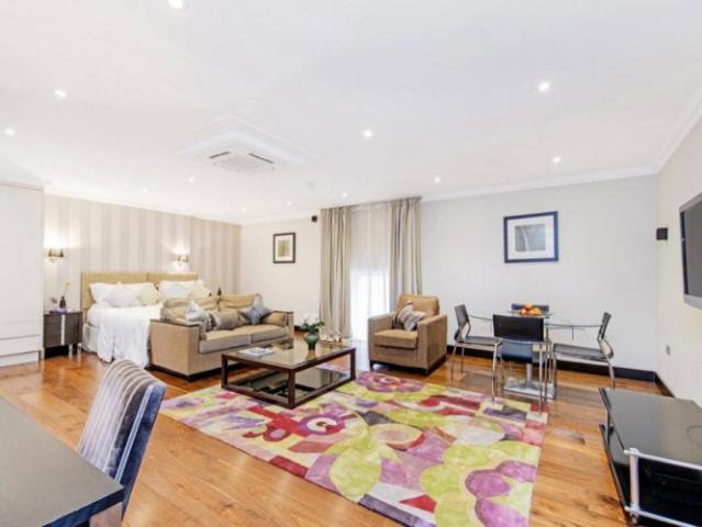 Apartment at Queen's Gate, Greater London