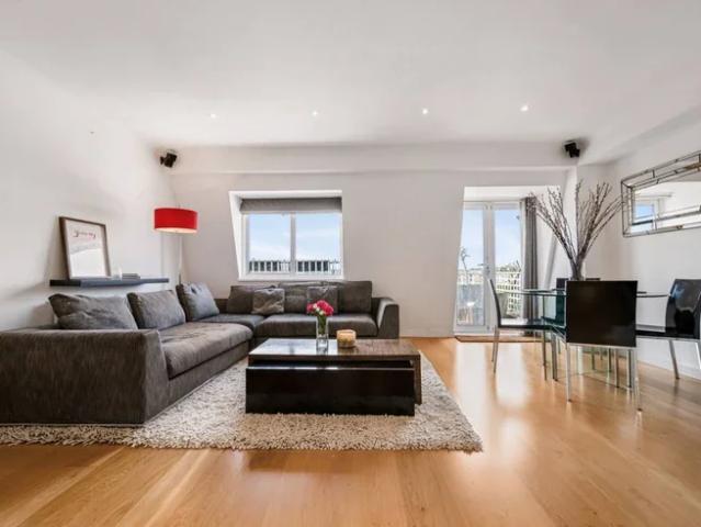 Apartment at Queen's Gate, Greater London