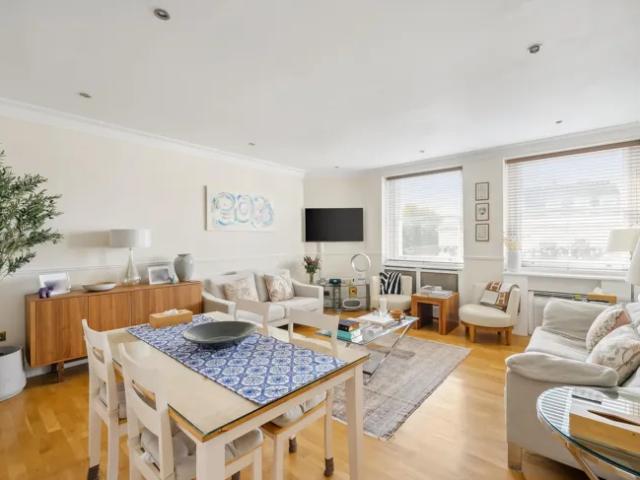 Apartment at Queen's Gate, Greater London