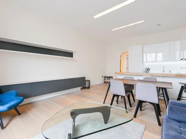 Apartment at Queen's Gate, Greater London