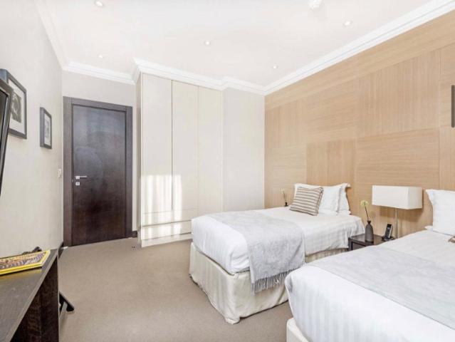 Apartment at Queen's Gate, Greater London