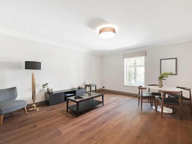 Apartment at Queen's Gate Mews, Greater London