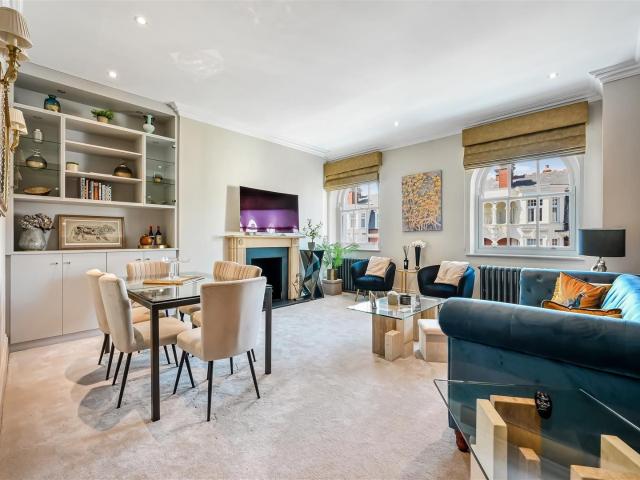 Apartment at Queen's Gate Terrace, Greater London