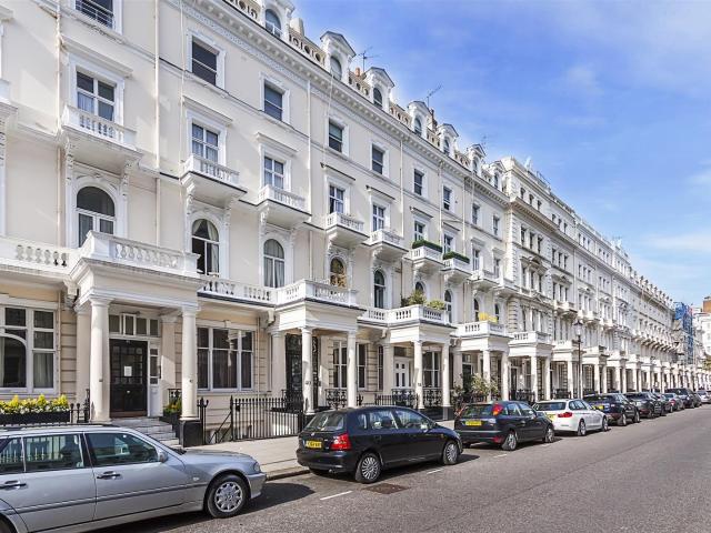 Apartment at Queen's Gate Terrace, Greater London