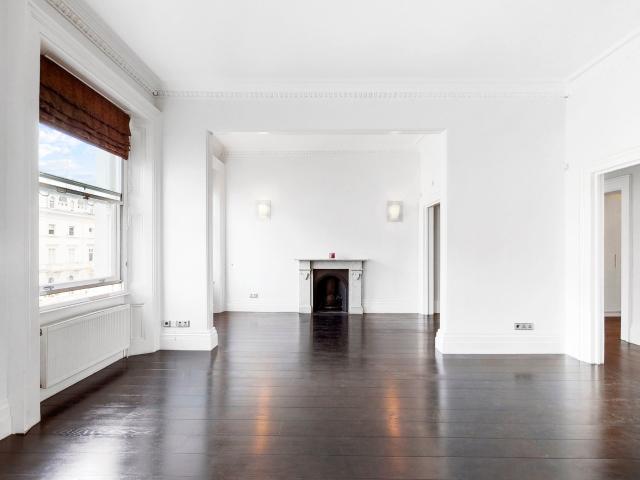 Apartment at Queen's Gate Terrace, Greater London