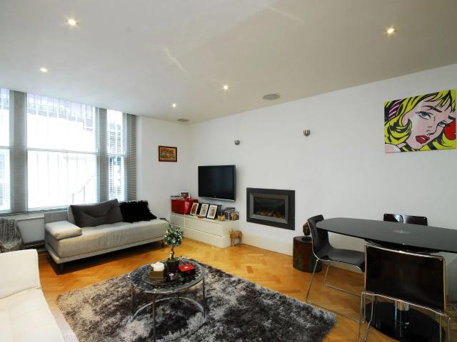 Apartment at Queen's Gate Terrace, Greater London