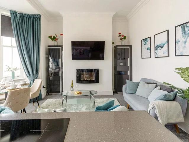 Apartment at Queen's Parade, Scarborough