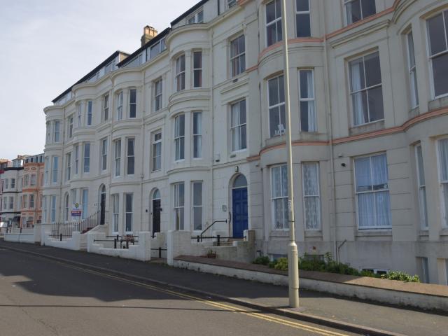 Apartment at Queen's Parade, Scarborough