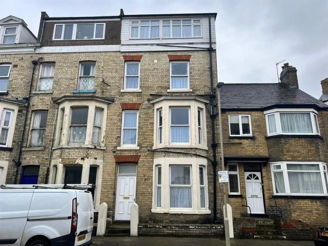 Apartment at Queen's Parade, Scarborough