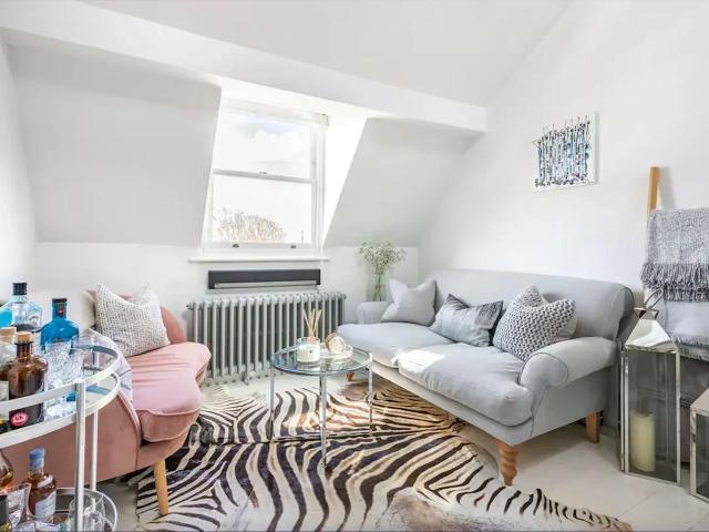 Apartment at Queen's Road, Greater London