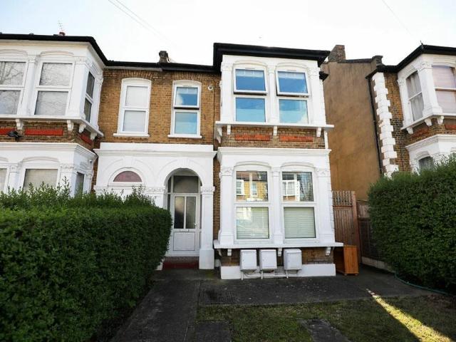Apartment at Queen's Road, Greater London